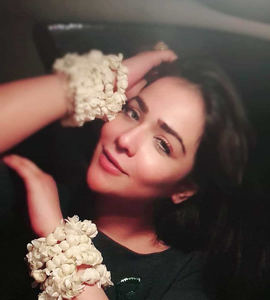 Humaima Malik Lets Her Fairytale Train Do the Talking [Pictures] - Lens