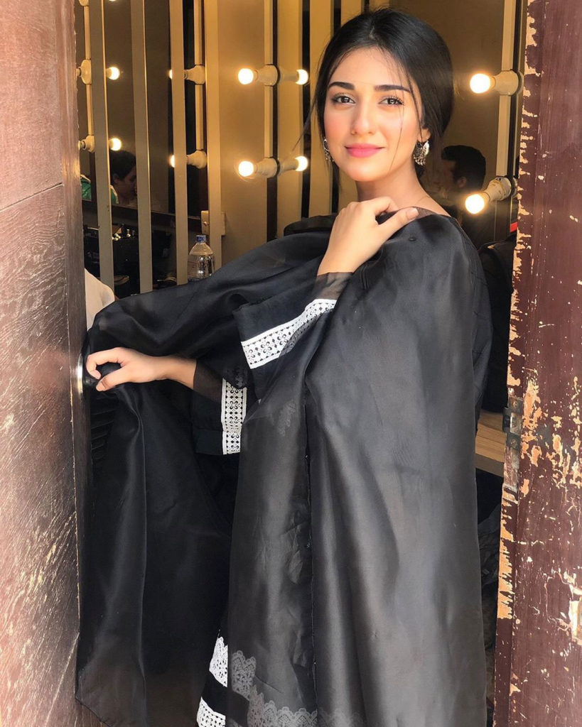 Sarah Khan Is The Epitome of Beauty and Grace [Pictures] - Lens