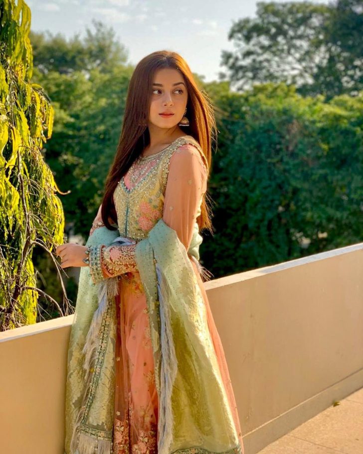 Alizeh Shares Her Beautiful Snaps on Instagram [Pictures] - Lens