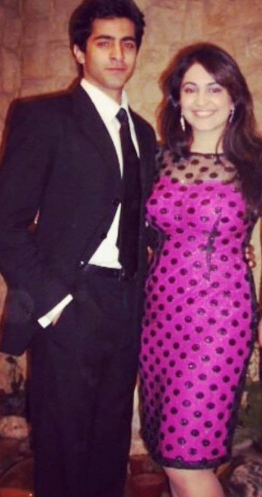 These Pakistani Actors with their Sisters are Sibling Love! [Pictures ...