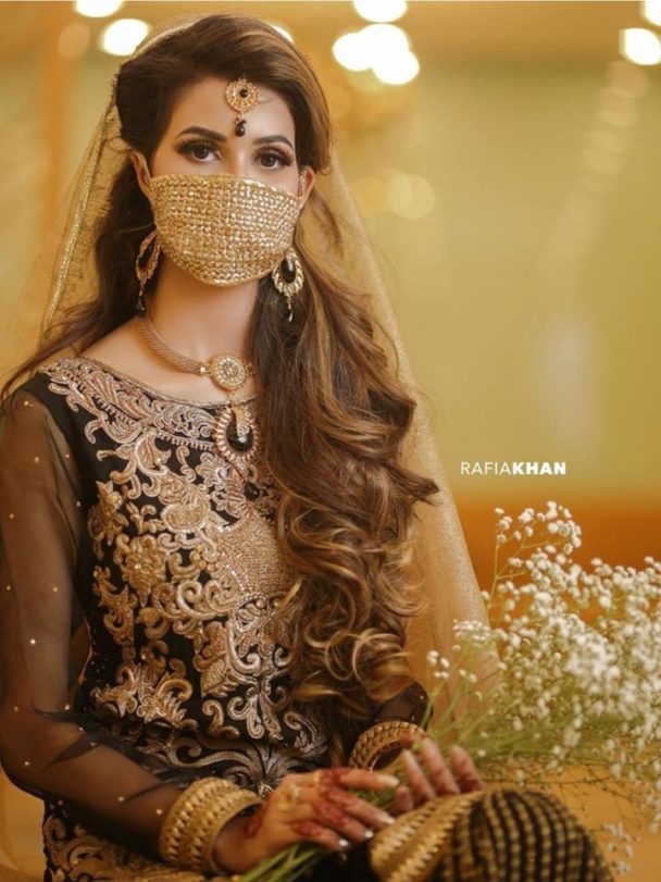 Pakistani Brands Cash In on Corona with 'Bridal Masks' [Pictures] - Lens