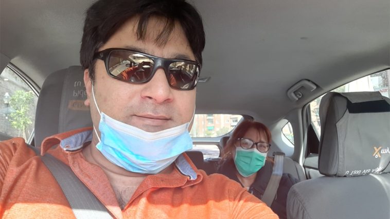 Pakistani Taxi Drivers Are Providing Free Rides to Healthcare Workers ...