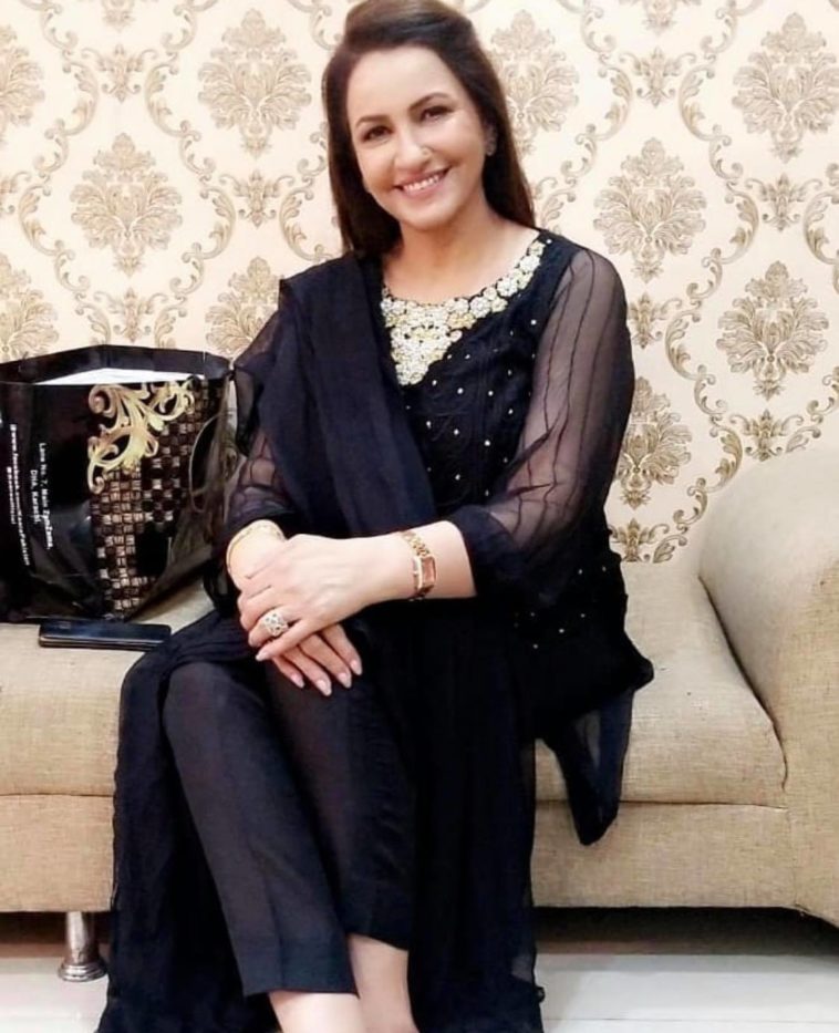 Saba Faisal Celebrates Her 64th Birthday With Family - Lens