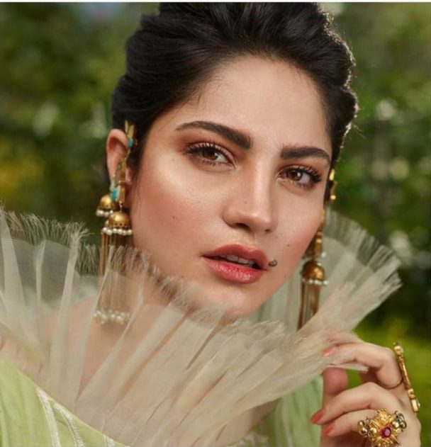 Neelam Muneer Wows Fans With Her Stunning Yacht Clicks [Photos] - Lens