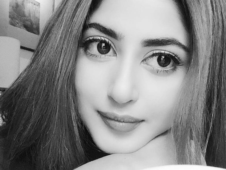 Top 10 Pakistani Celebrity Eyelashes That Are Naturally Beautiful ...