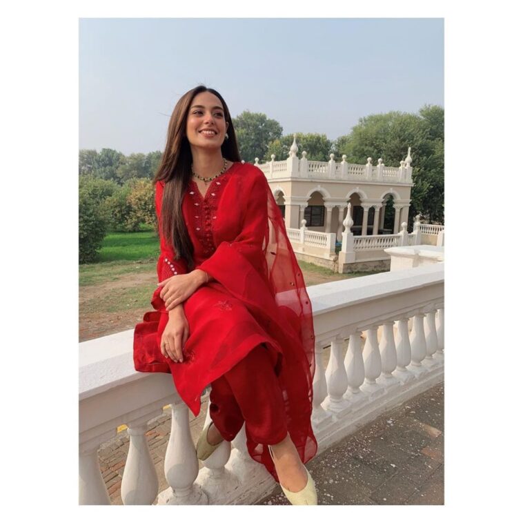 Iqra Aziz Looks Flawless in New Photoshoot [Pictures] - Lens