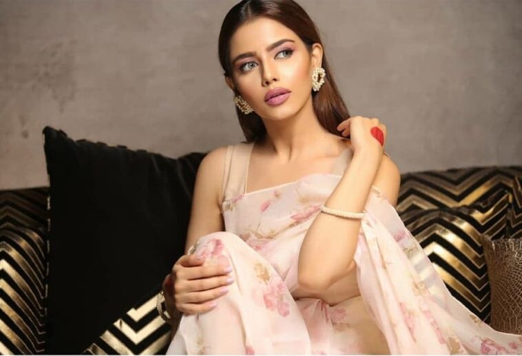 Hina Ashfaq Looks Regal In Her Latest Bridal Shoot [Pictures] - Lens