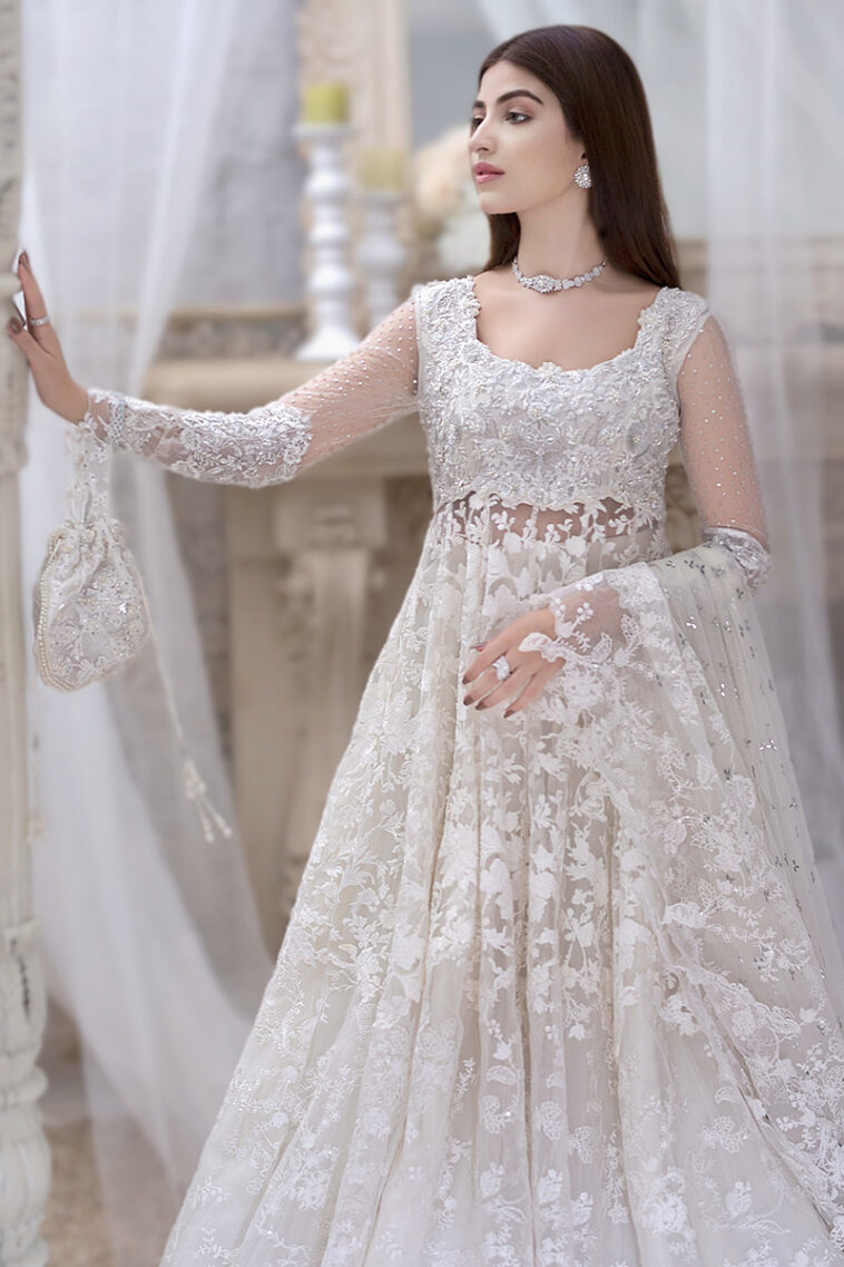 Kinza Hashmi Looks Dreamy in Zainab Salman's Nikkah Collection ...
