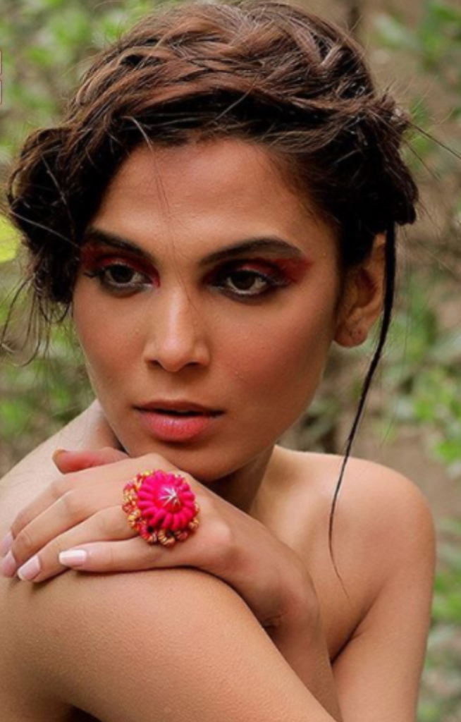 Mushk Kaleem is Effortlessly Gorgeous in Jewelry Photo shoot [Pictures ...