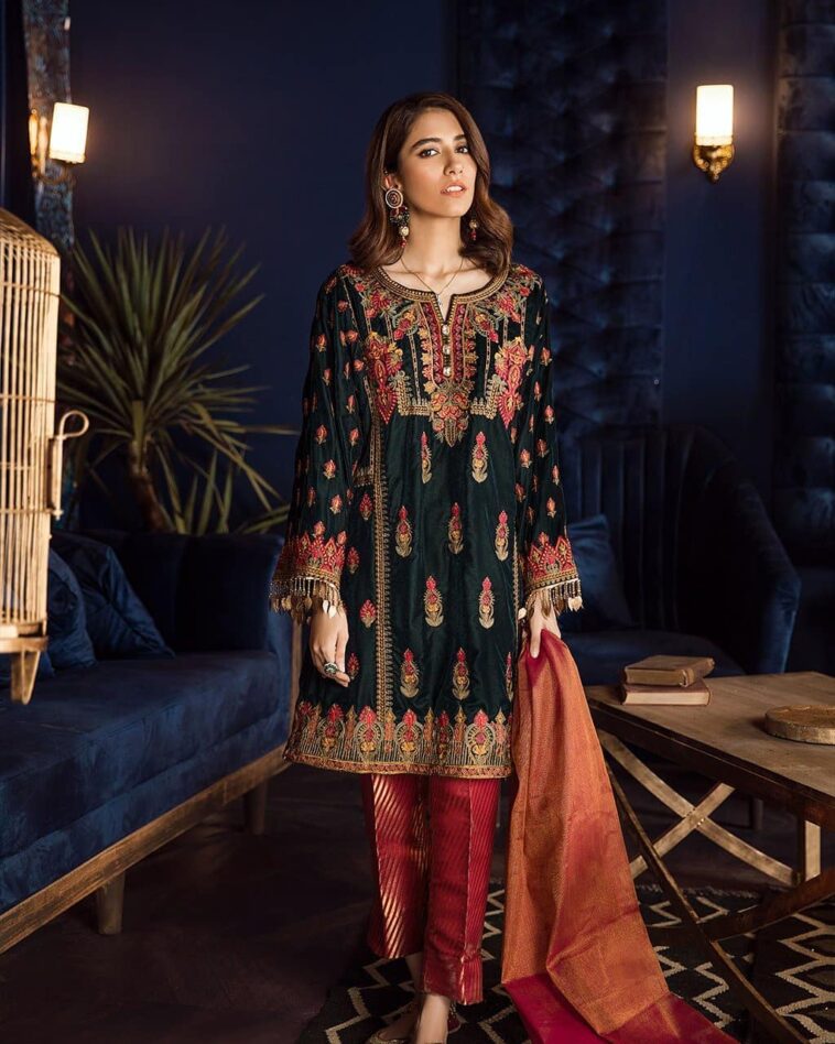Syra Yousuf Dazzles In Eye-Catching Eastern Attires - Lens