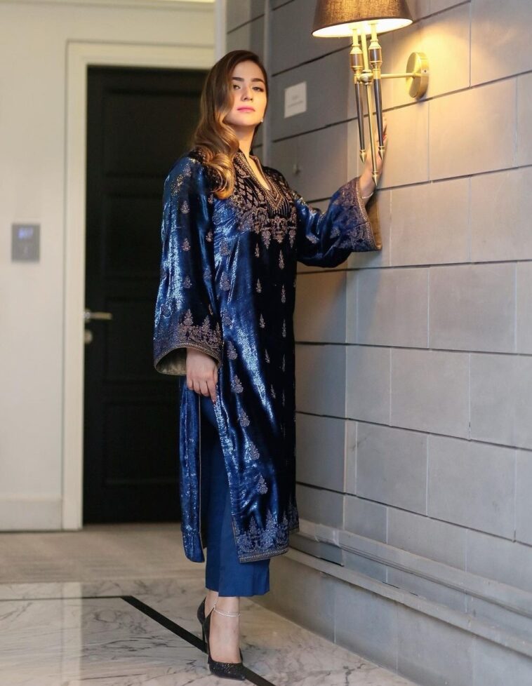 Humaima Malik Shows Us How To Rock Those Curls [Pictures] - Lens