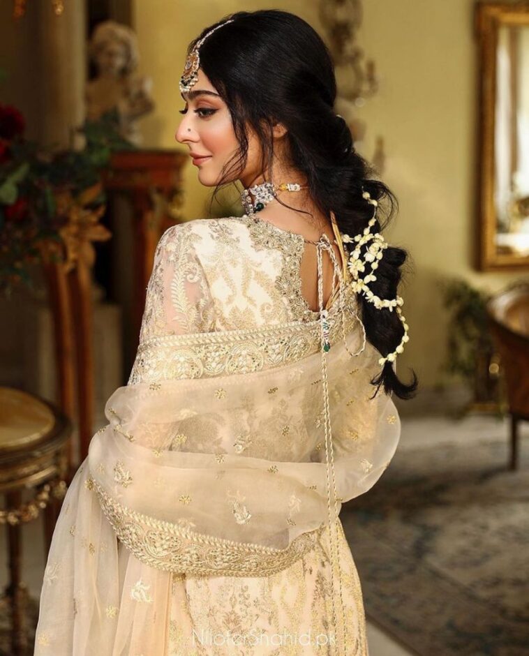 Noor Zafar Khan Is A Vision In Grey Bridal Wear - Lens