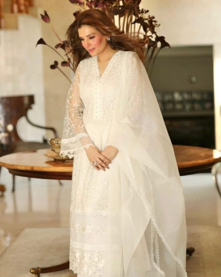 Resham Earns Style Points with Her Eastern Glam [Pictures] - Lens