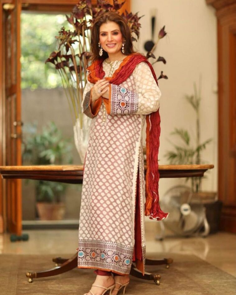 Resham Earns Style Points with Her Eastern Glam [Pictures] - Lens