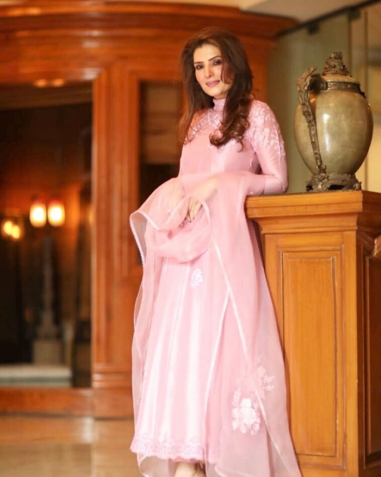 Resham Earns Style Points with Her Eastern Glam [Pictures] - Lens