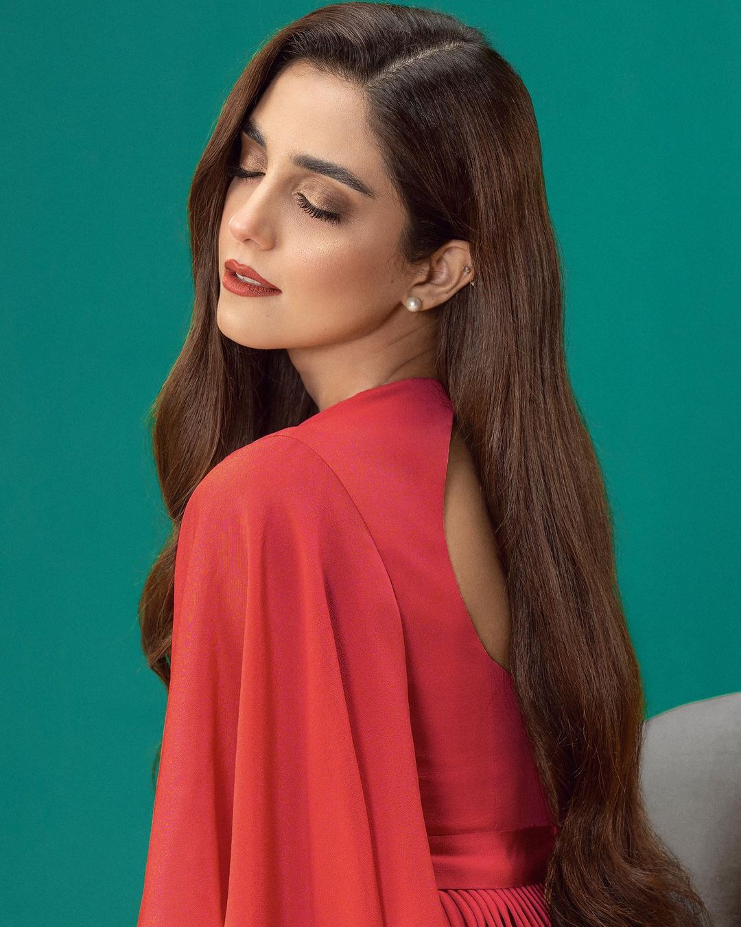 Maya Ali Oozes Glamour In This Pretty Outfit [Pictures] - Lens