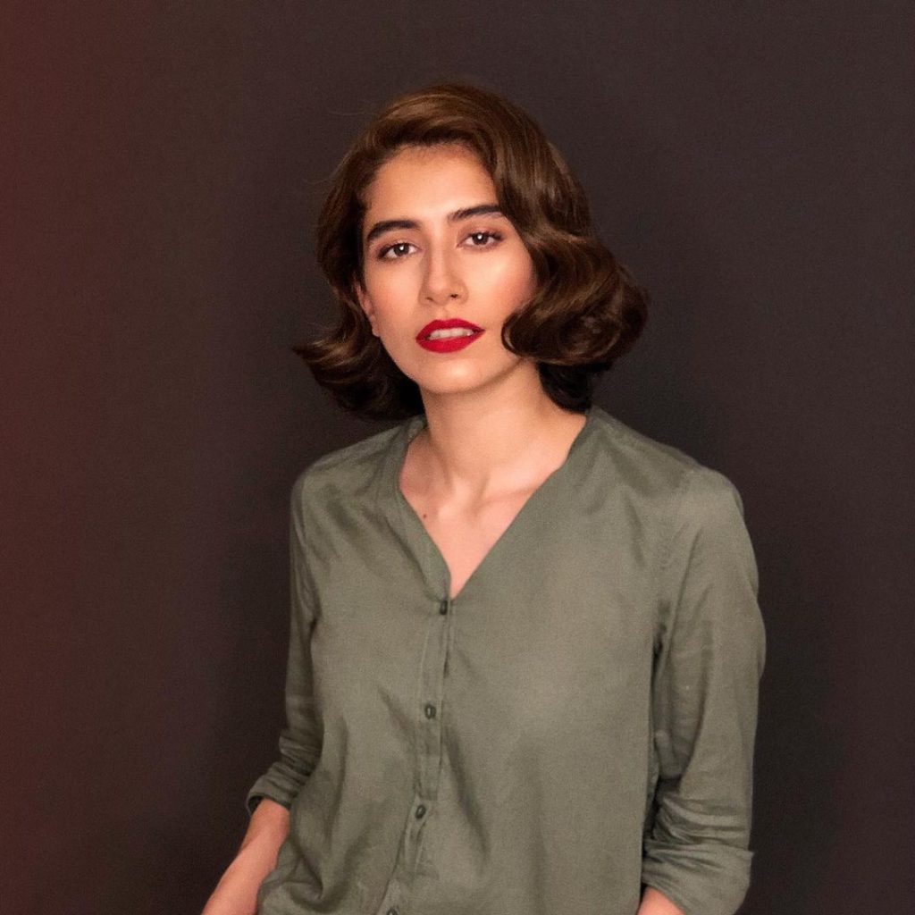 Syra Yousuf Channels Marilyn Monroe Vibes In Classic Hairdo [Pictures ...