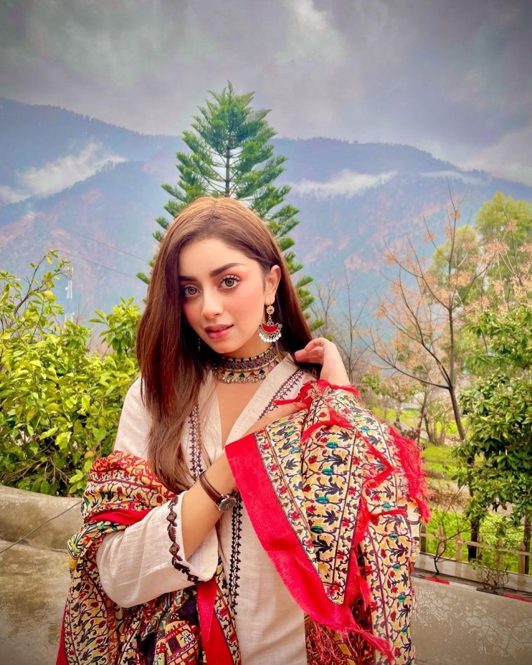 Alizeh Shah Wows Fans With New Hair Transformation - Lens