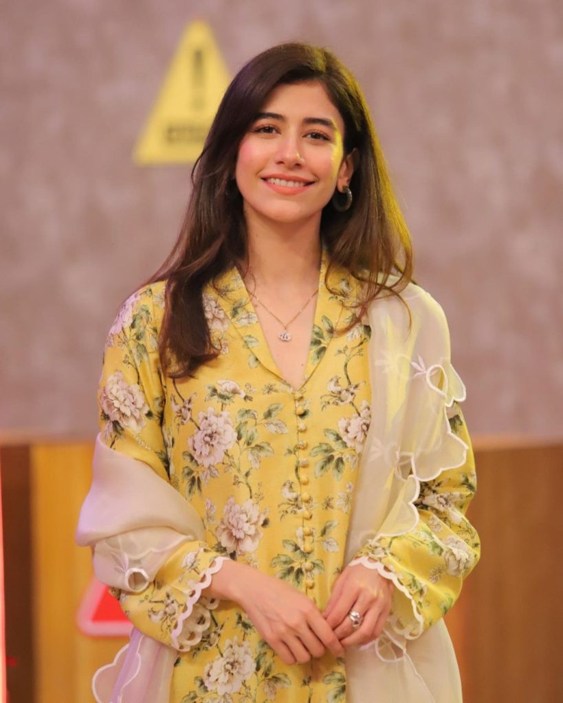 Syra Yousuf Aces A Vintage Look In Mohsin Naveed Ranjha Attire - Lens