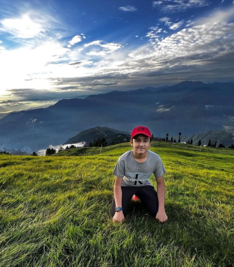 Mohammad Hafeez and Family Enjoy Vacation in Kashmir [Pictures] - Lens