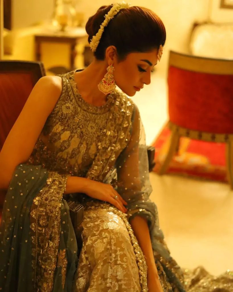 Zoya Nasir Looks Dreamy In Powder Blue Shimmery Gown - Lens