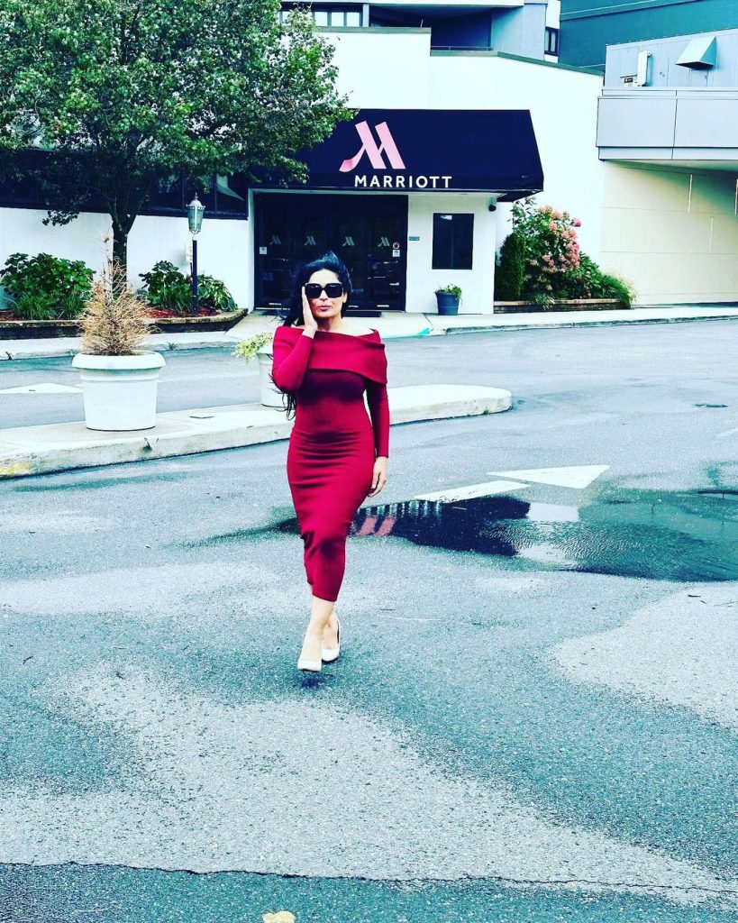 Meera Jee Turns Heads in Haute Maroon Outfit [Images] - Lens
