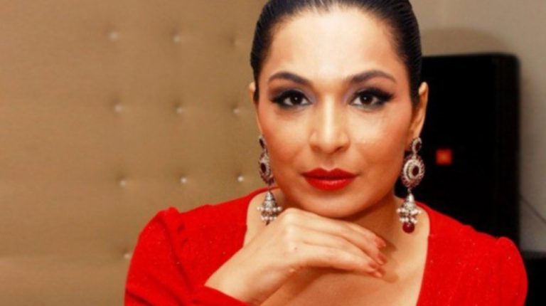 Meera Jee Turns Heads in Haute Maroon Outfit [Images] - Lens