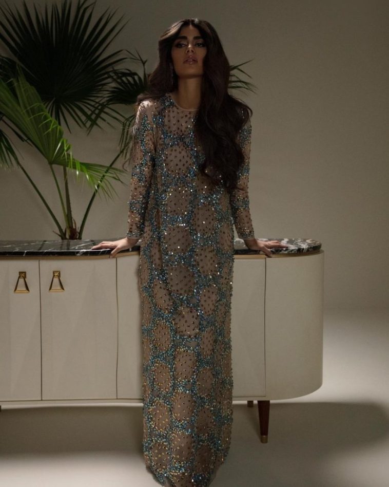 Sadaf Kanwal Flaunts Post-Baby Glow in Photoshoot [Images] - Lens
