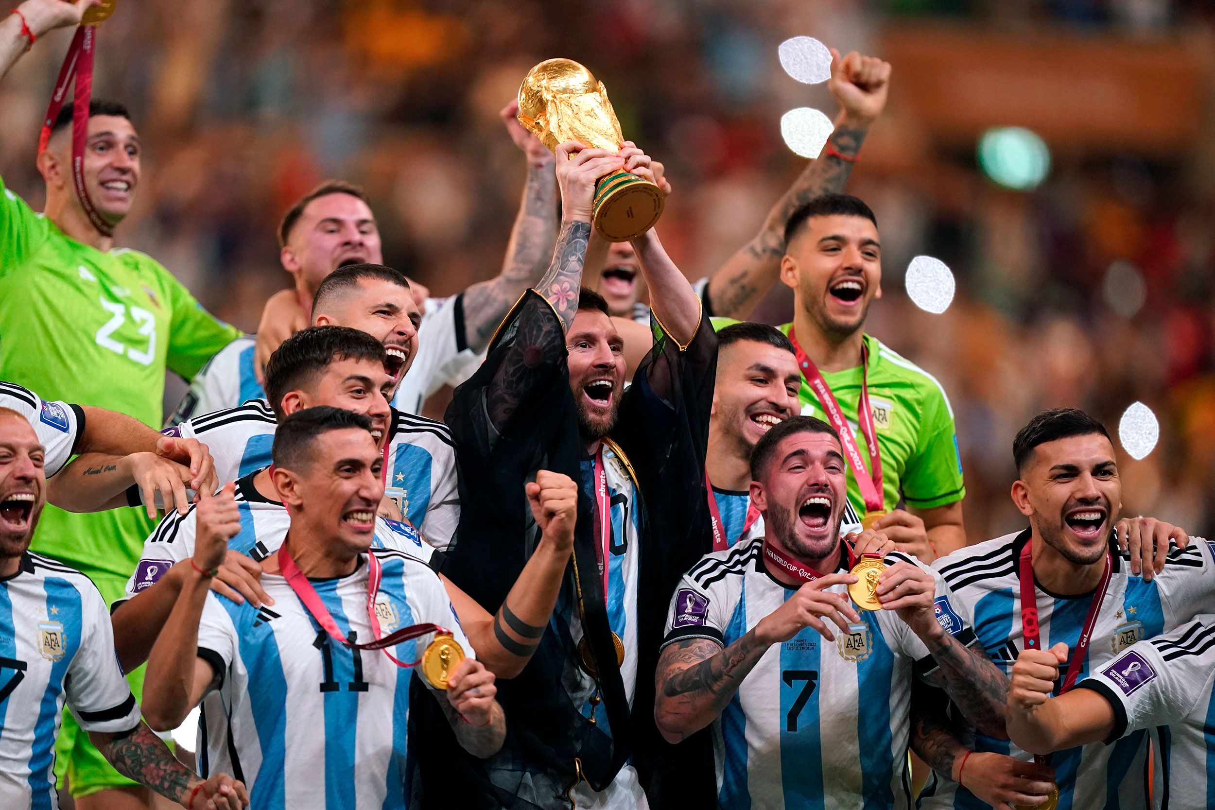 Lionel Messi Celebrates World Cup Victory With Family Images Lens Lionel Messi Celebrates World Cup Victory With Family Images Lens