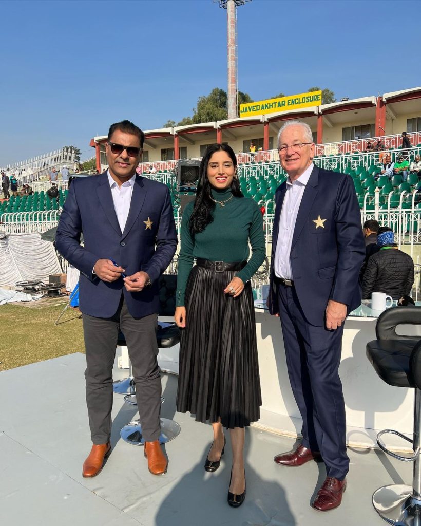 Sports Presenter Zainab Abbas Turns Heads at Rawalpindi Cricket Stadium ...
