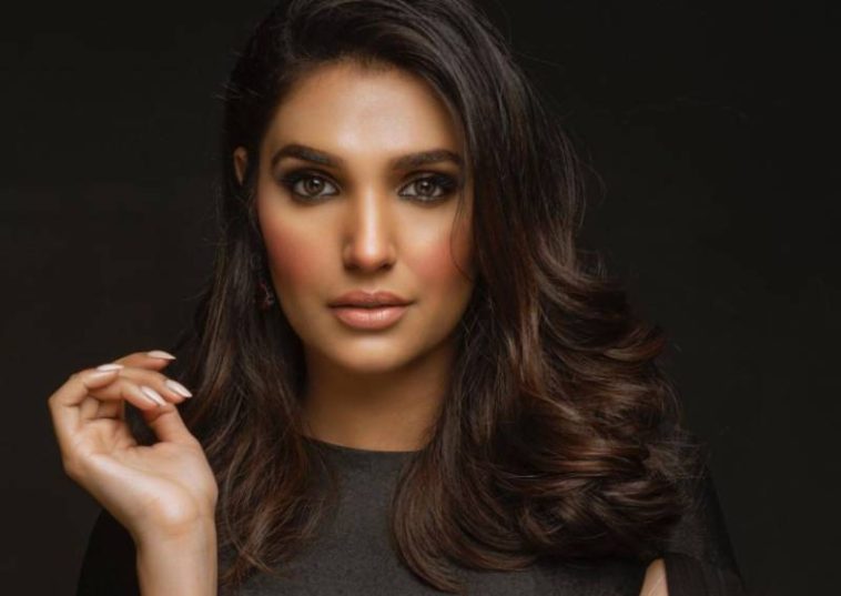 Amna Ilyas — Husband, Movies, Bold Dresses, Instagram, and More
