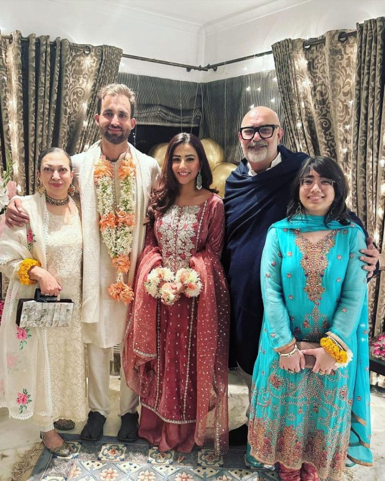 Ushna Shah Finally Announces Engagement to Boyfriend Hamza Amin [Images ...