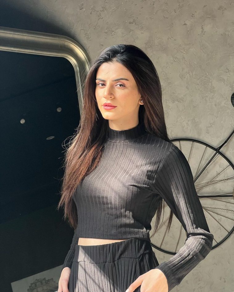 Zubab Rana Looks Chic in All-Black Lounge Wear [Pictures] - Lens