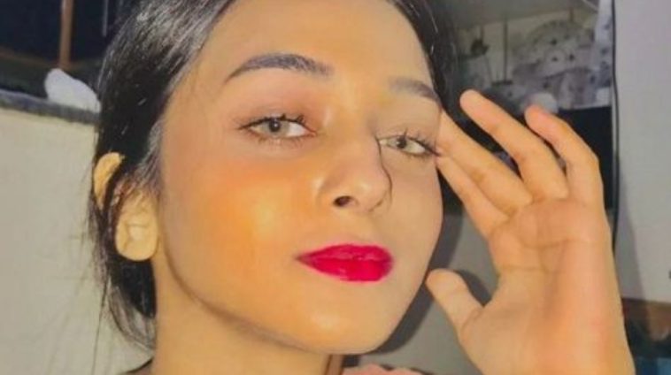 Ayesha Mano is Back With Yet Another Cringe-Worthy Dance Video - Lens