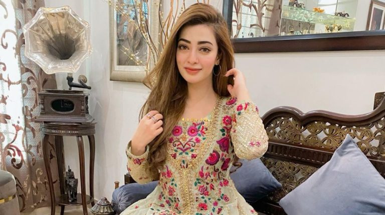 Nawal Saeed Looks Breathtaking in Dazzling Floral Pishwas [Pictures] - Lens