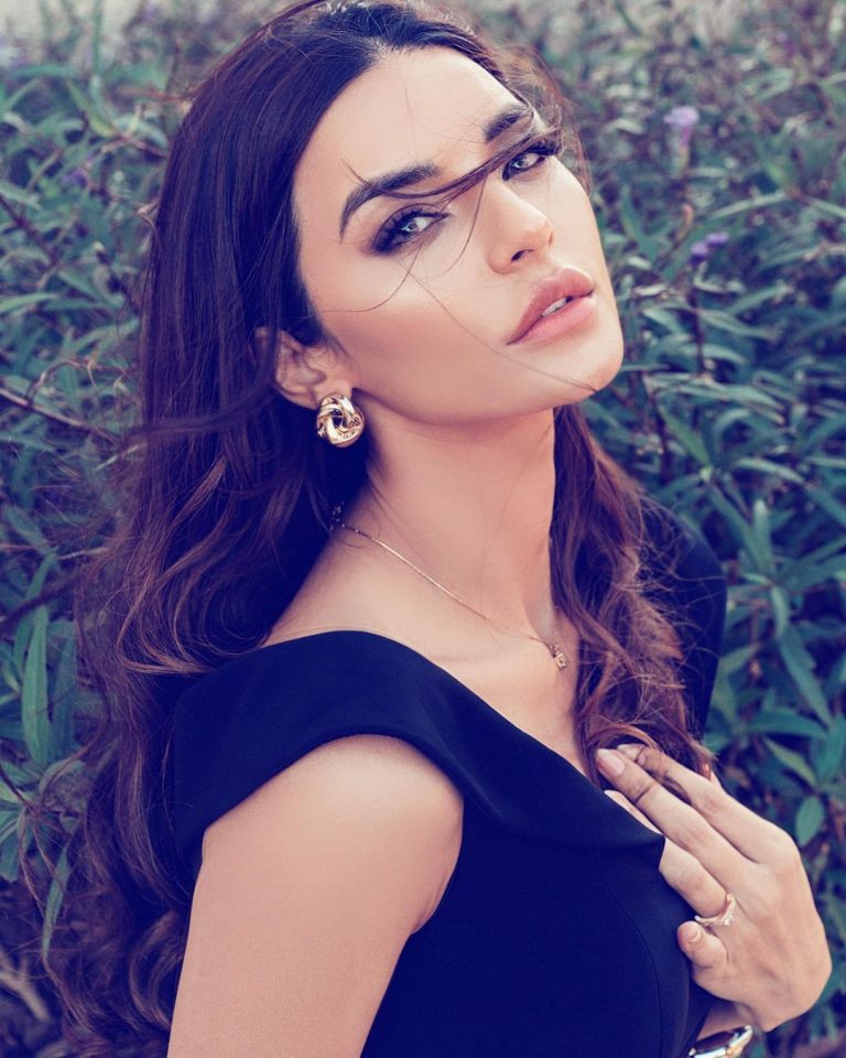 Sadia Khan Looks Ravishing in Green Turtleneck Midi Dress [Video] - Lens
