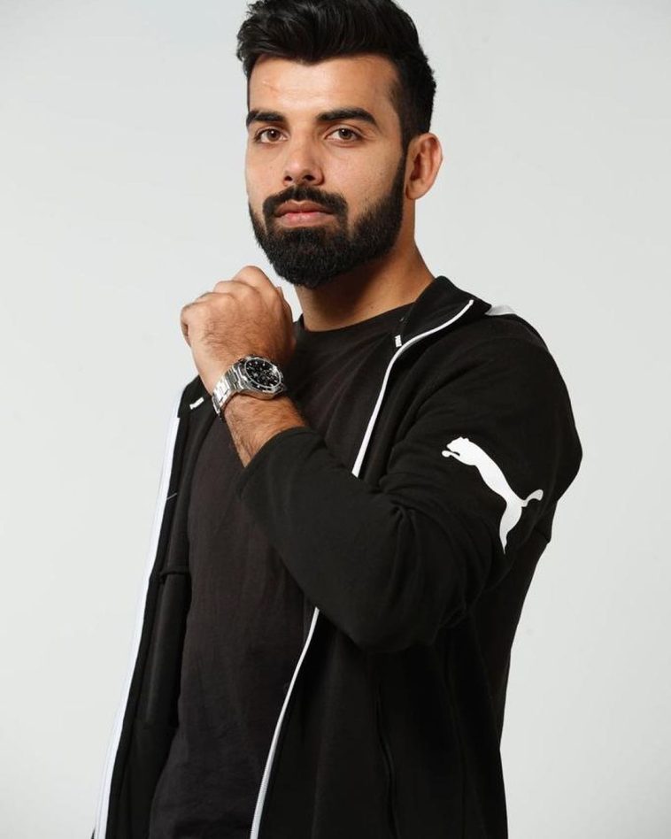 Shadab Khan Earns Style Points With His Casual Winter Look - Lens