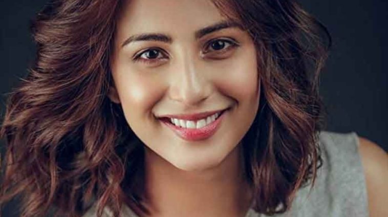Ushna Shah Shares 'Heartbreaking' Video of a Fan's Reaction to Her ...