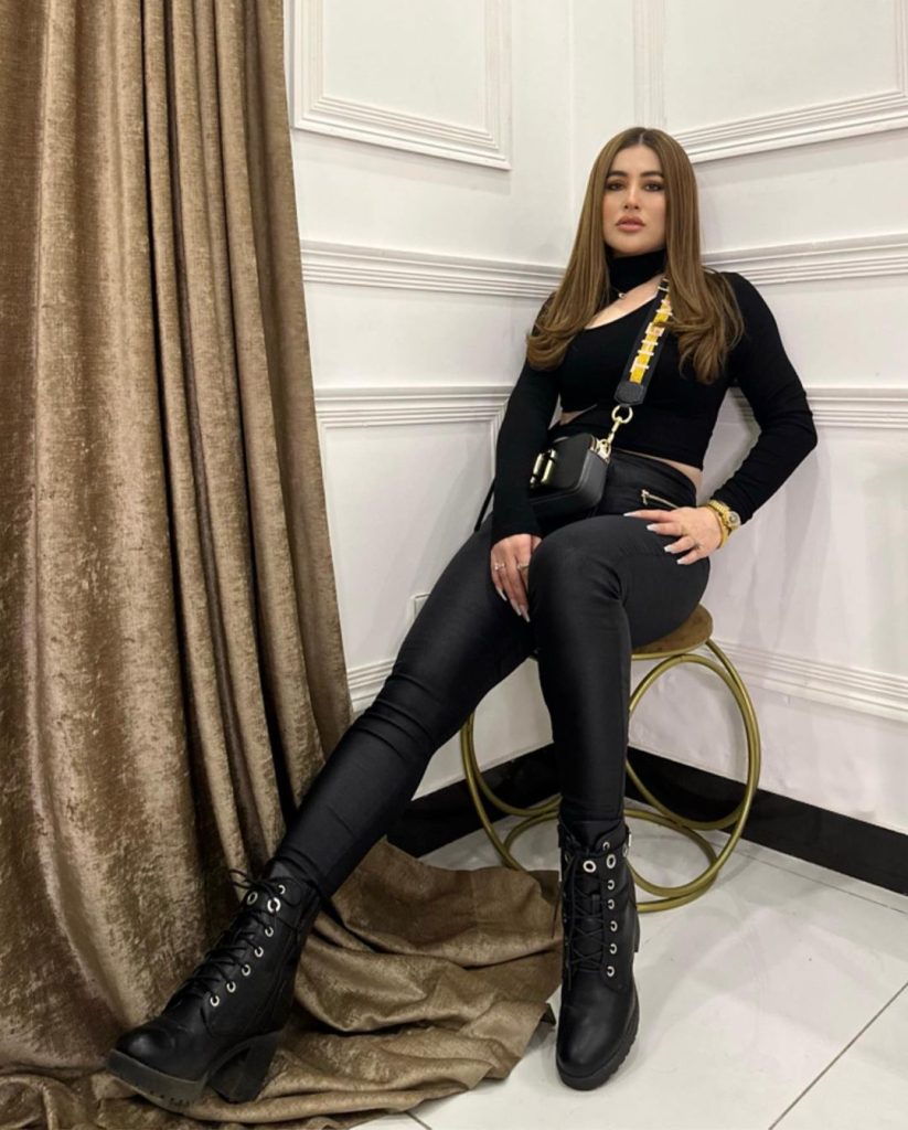 Model Zoyaa Khan Slays in Chic Casual Winter Look [Pictures] - Lens