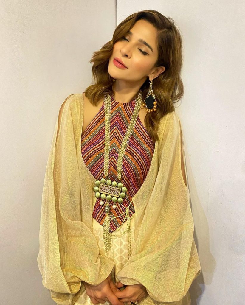 Ayesha Omar Proves Why She is a Style Icon in Quirky Outfit [Pictures ...
