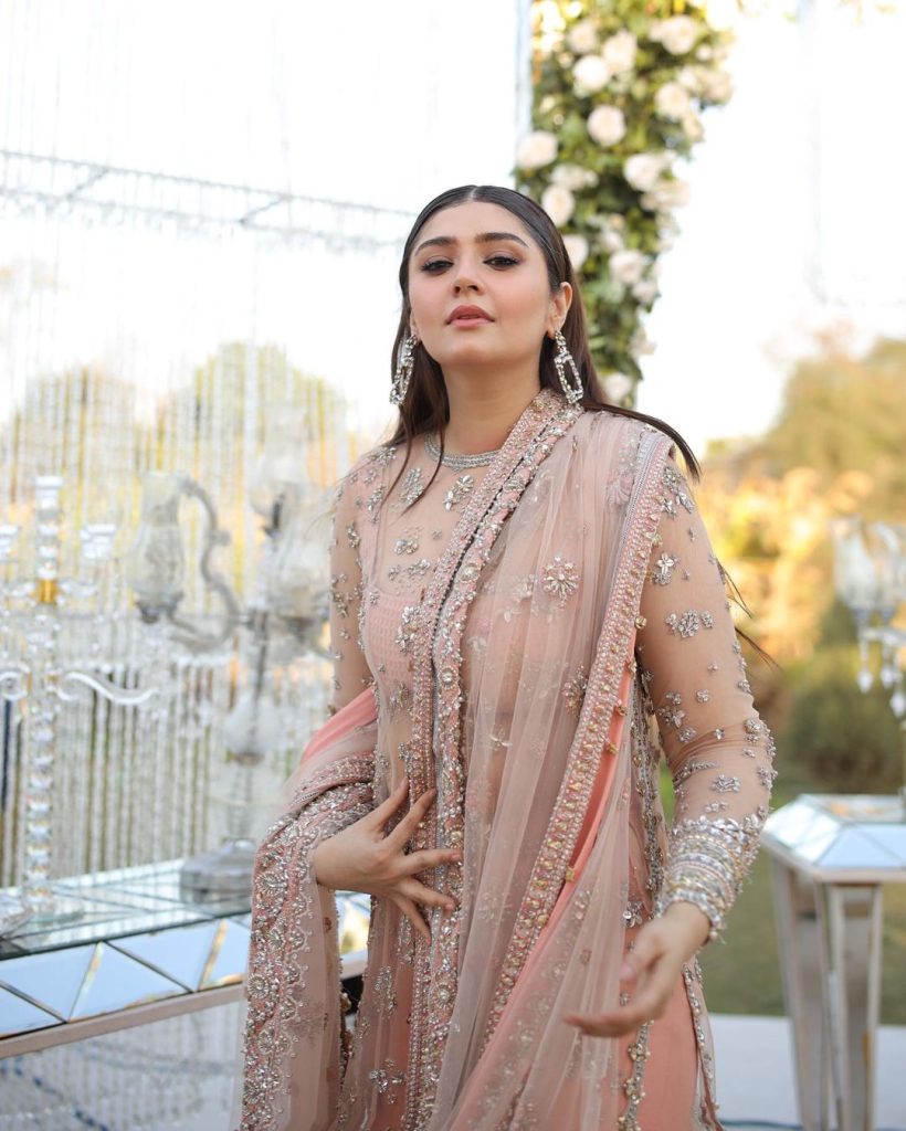 Dur-e-Fishan Saleem Looks Mesmerizing in Peach Festive Attire [Pictures ...