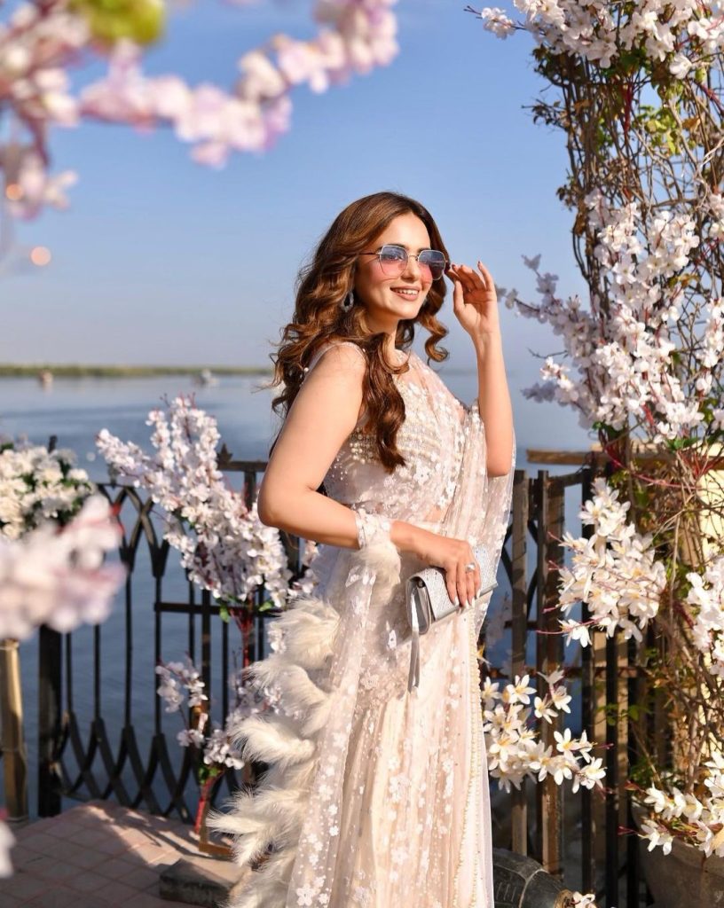 Sumbul Iqbal Khan is a Real Life Princess in Pearl White Saree ...