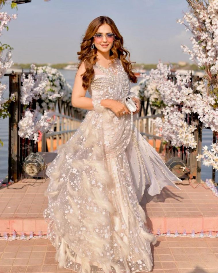Sumbul Iqbal Khan is a Real Life Princess in Pearl White Saree ...