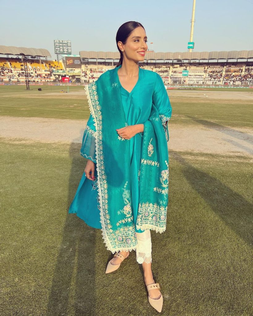 Zainab Abbas Turns Heads in Striking Traditional Jora - Lens