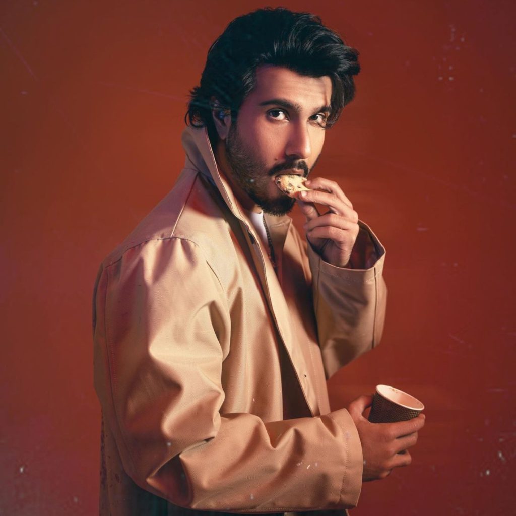 Feroze Khan's Lip-Lock With 4-Year-Old Son Raises Eyebrows - Lens