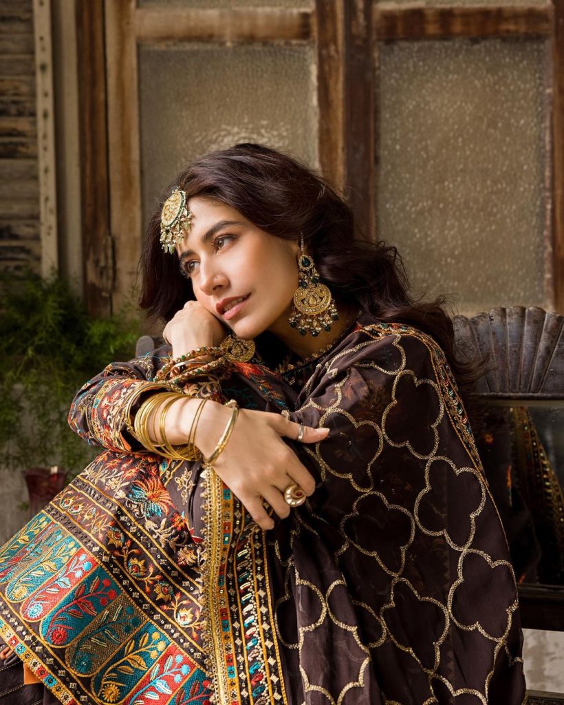 Syra Yousuf is the Epitome of Class in Photoshoot for Asim Jofa - Lens