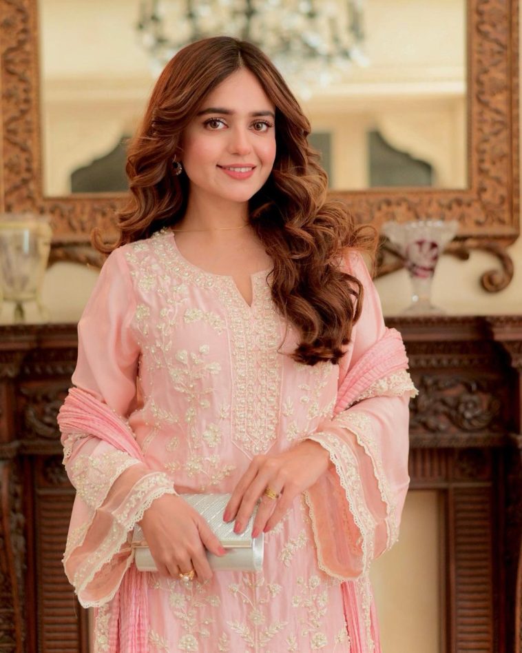Sumbul Iqbal Khan Is a Stunner in Pink Ethnic Wear [Pictures] - Lens