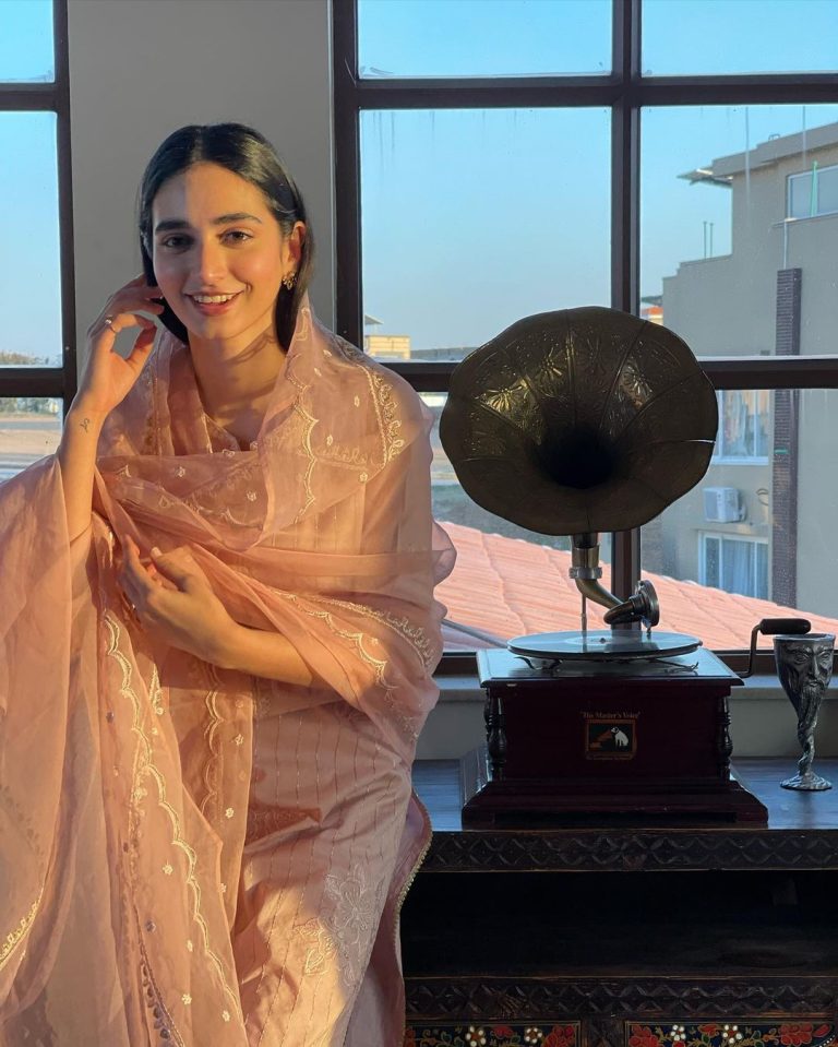 Mamya Shajaffar Breaks Away From Bold Looks and Stuns Fans in Desi ...