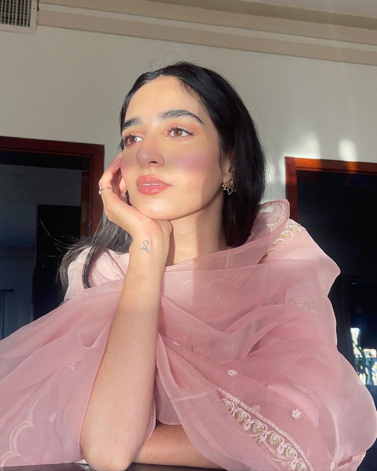 Mamya Shajaffar Breaks Away From Bold Looks and Stuns Fans in Desi ...