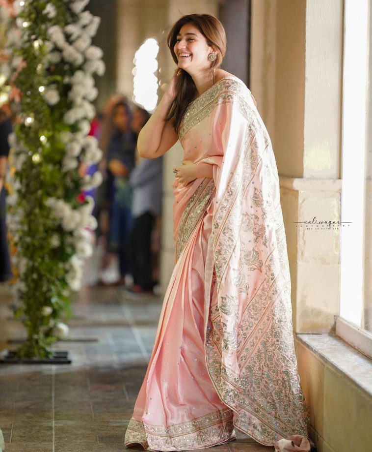 Dur-e-Fishan Proves She is a Queen of Hearts in Saree [Pictures] - Lens